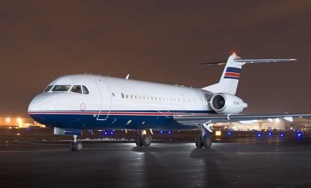 Fokker 100 - StarJets