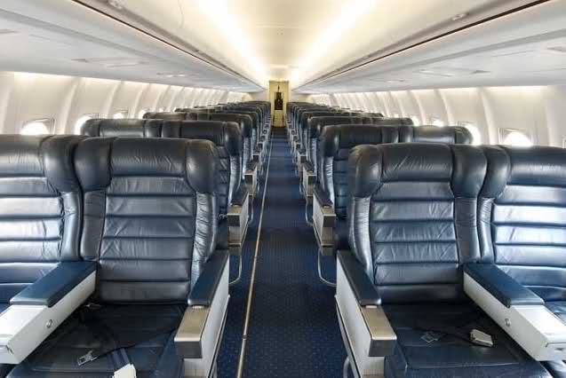 Fokker 100 - StarJets